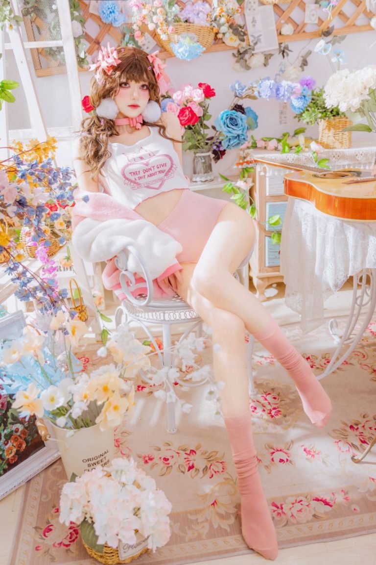 「南桃Momoko」少女吉他与蝴蝶结(28P/147MB) - 图萌社