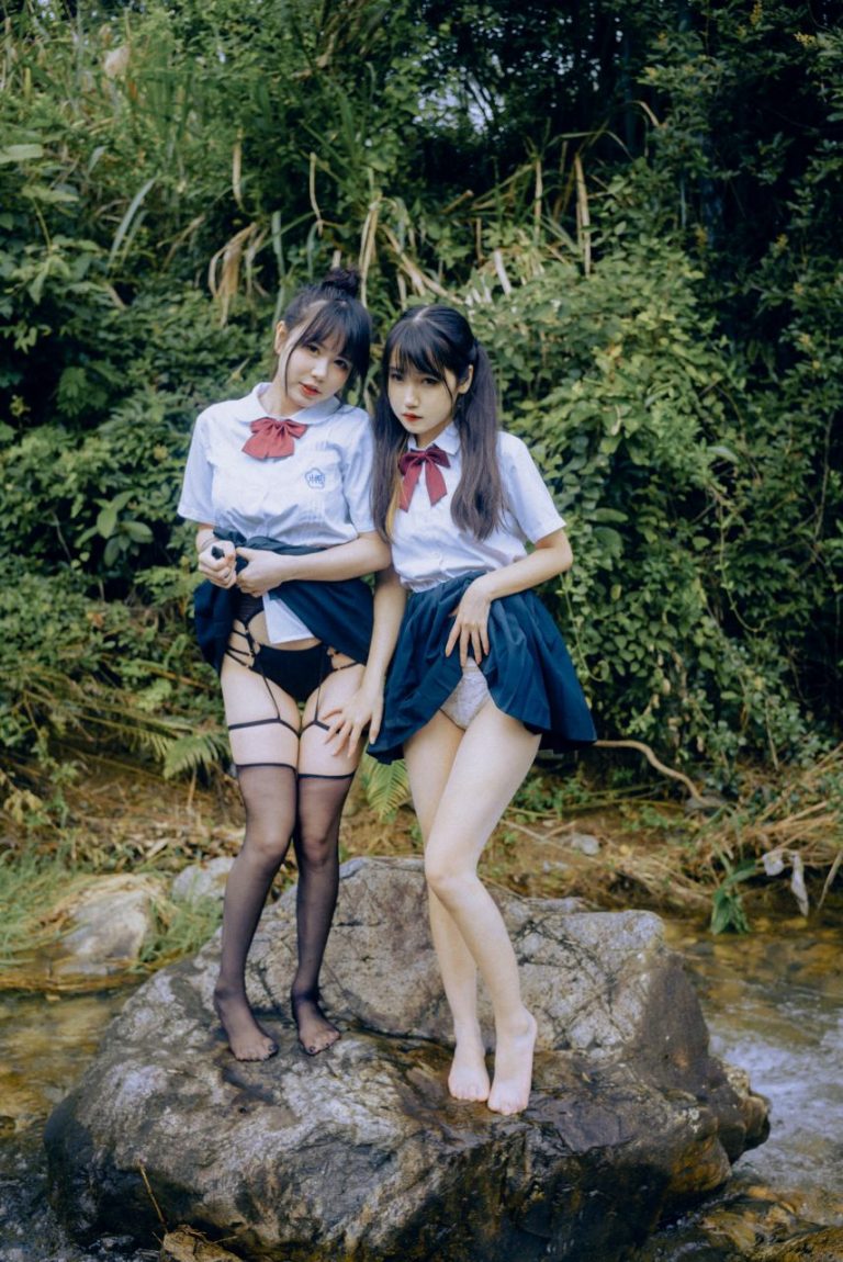 Tina很妖孽呀&不呆猫 – 百合小溪(89P/2V/672MB) - 图萌社