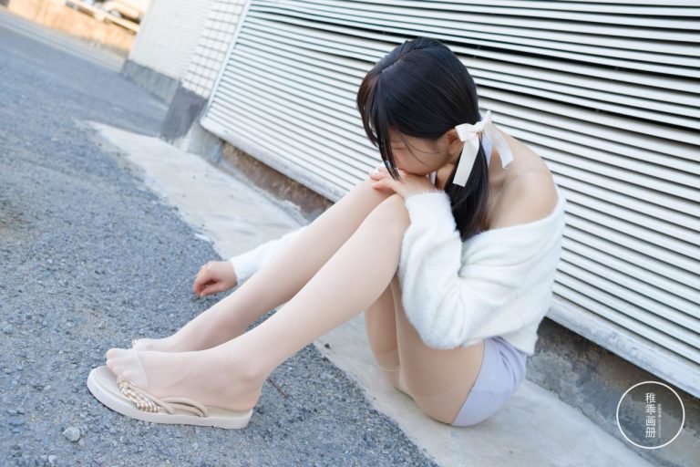 「稚乖画册」夜夜 – 天台停车场肉丝(83P/1V/4.68GB) - 图萌社