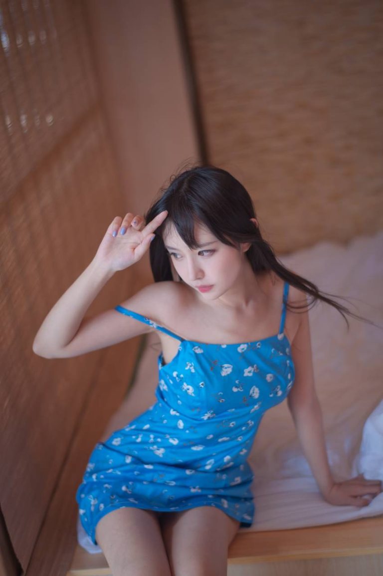 「Shika小鹿鹿」图包 – 蓝色裙子(16P/200MB) - 图萌社