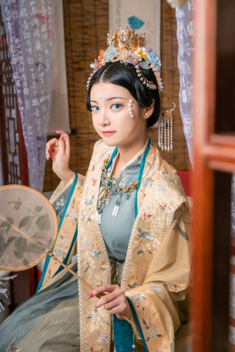 「许枳」COS图集 – 小公主(21P/235MB) - 图萌社