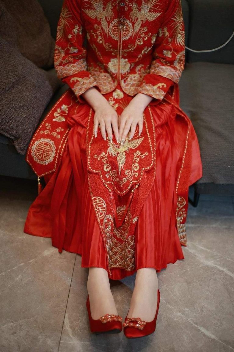 「白龙猫女」视图 – 禾服(34P/3V/37MB) - 图萌社