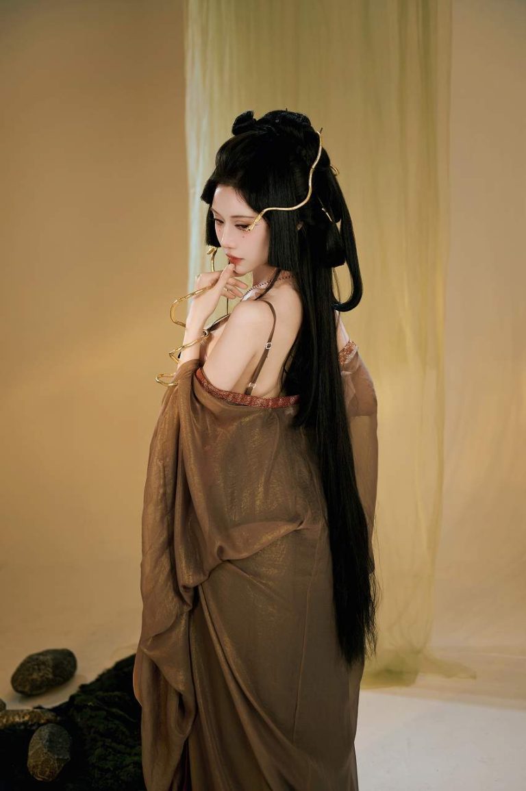 「Shika小鹿鹿」摄影作品 – 金蛇汉服(22P/295MB) - 图萌社