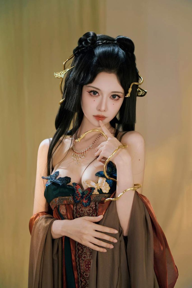 「Shika小鹿鹿」摄影作品 – 金蛇汉服(22P/295MB) - 图萌社